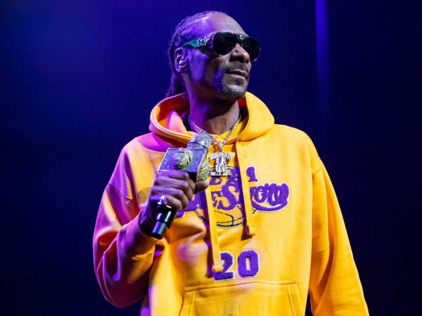 Snoop Dogg's Instagram Erupts With Kobe Bryant Tributes Following NBA ...